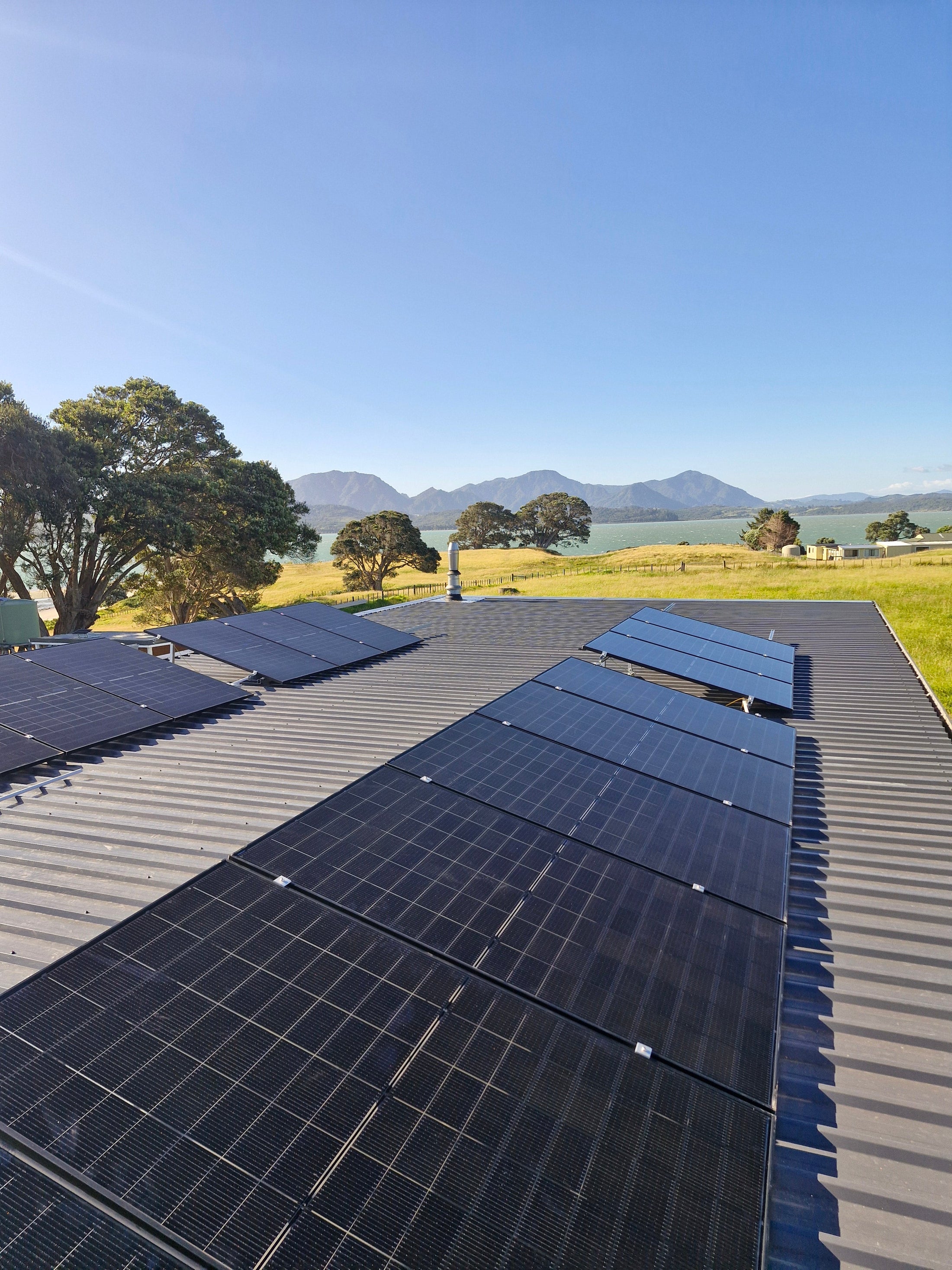 Northland Residential Off-Grid Solar Installation – AA Solar